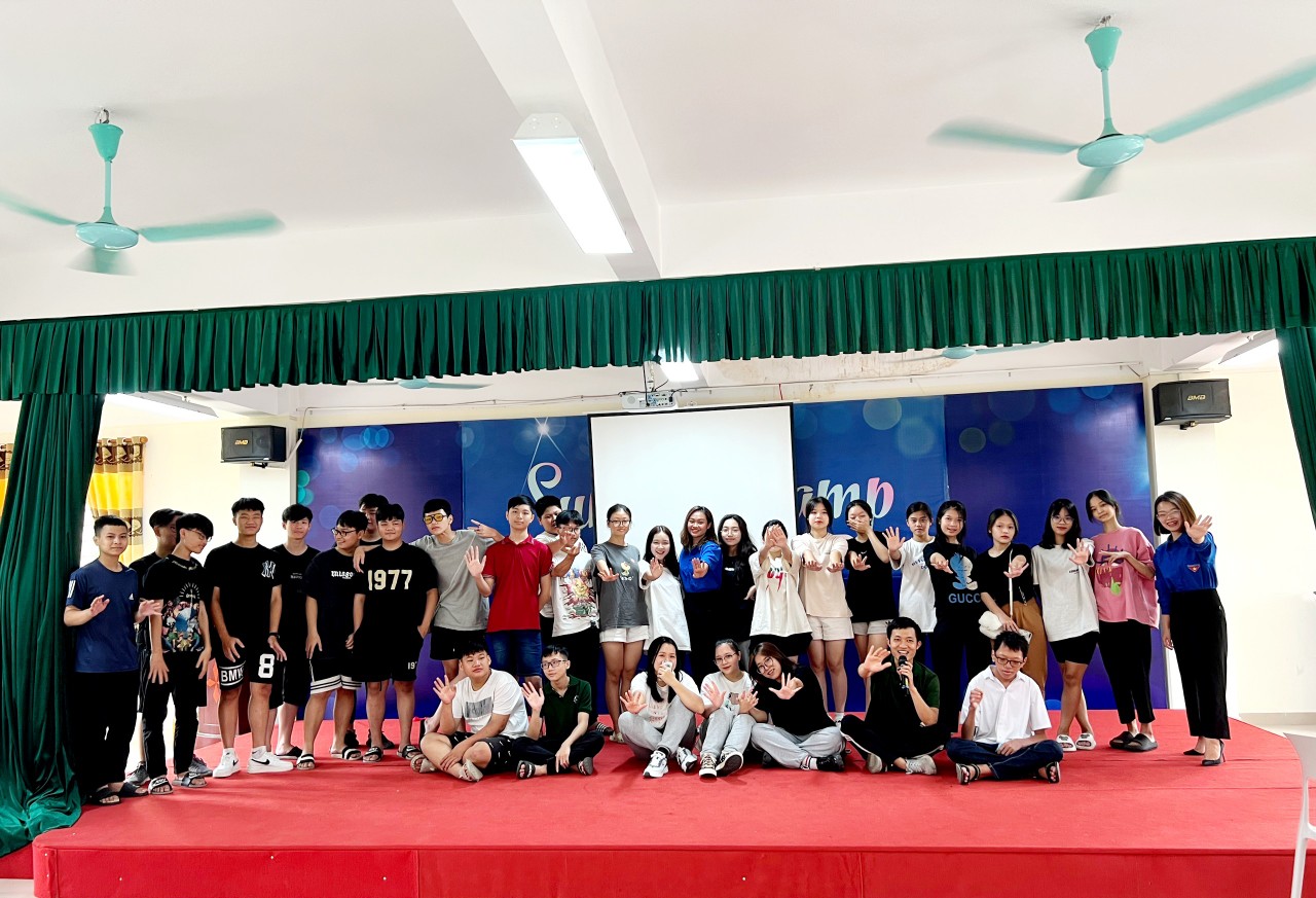 NHỮNG CÂU LẠC BỘ TÀI HOA CỦA MLA-ER - Maple Leaf Academy - Hệ thống ...