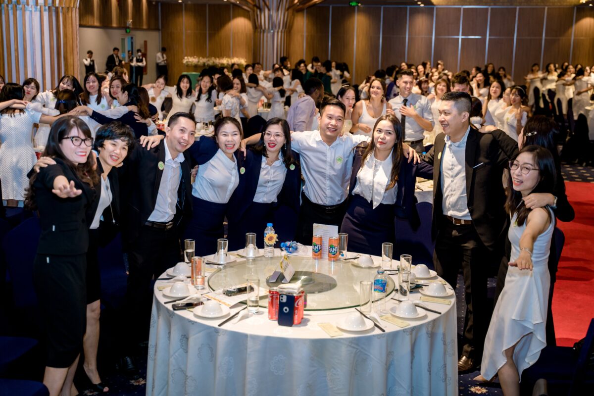 ĐIỂM HẸN CỦA NHỮNG BÔNG HOA MẶT TRỜI - Maple Leaf Academy - Hệ thống ...
